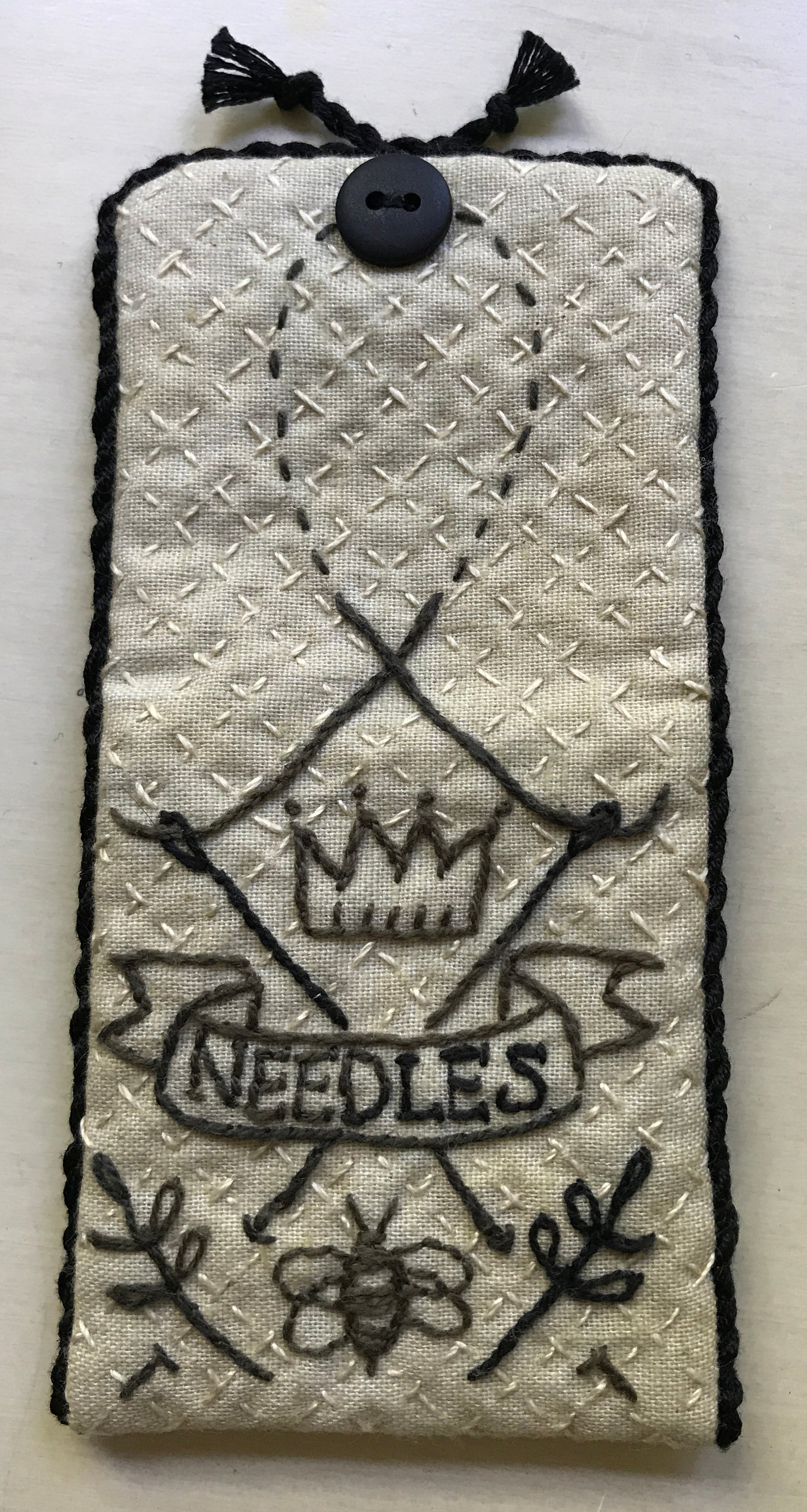 Royal Bee needle minder PDF pattern – Kathy Schmitz